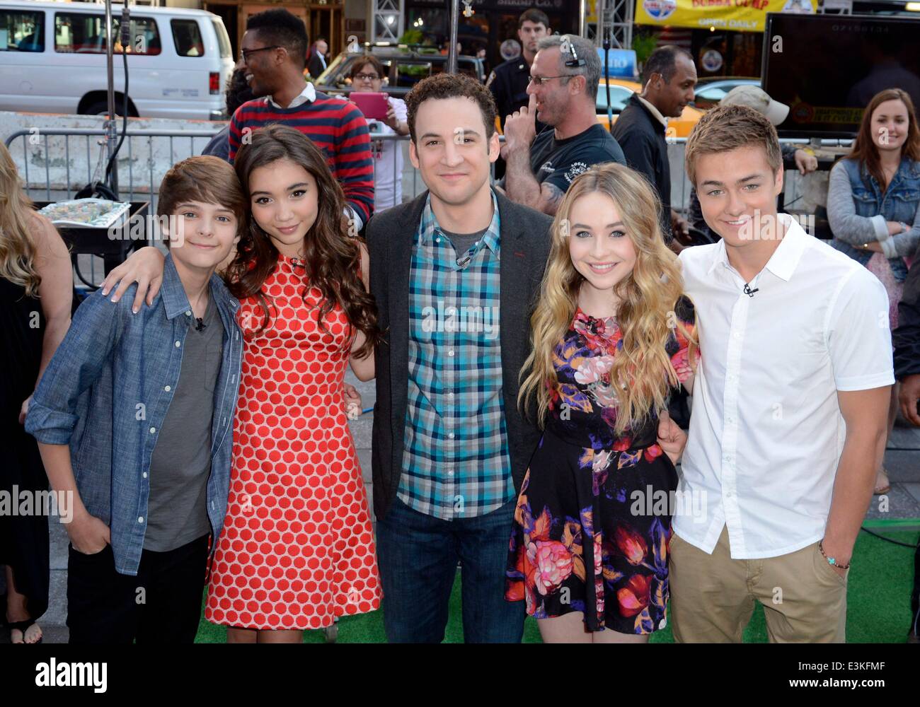 New York, NY, USA. 24. Juni 2014. Mädchen trifft junge Darsteller ...