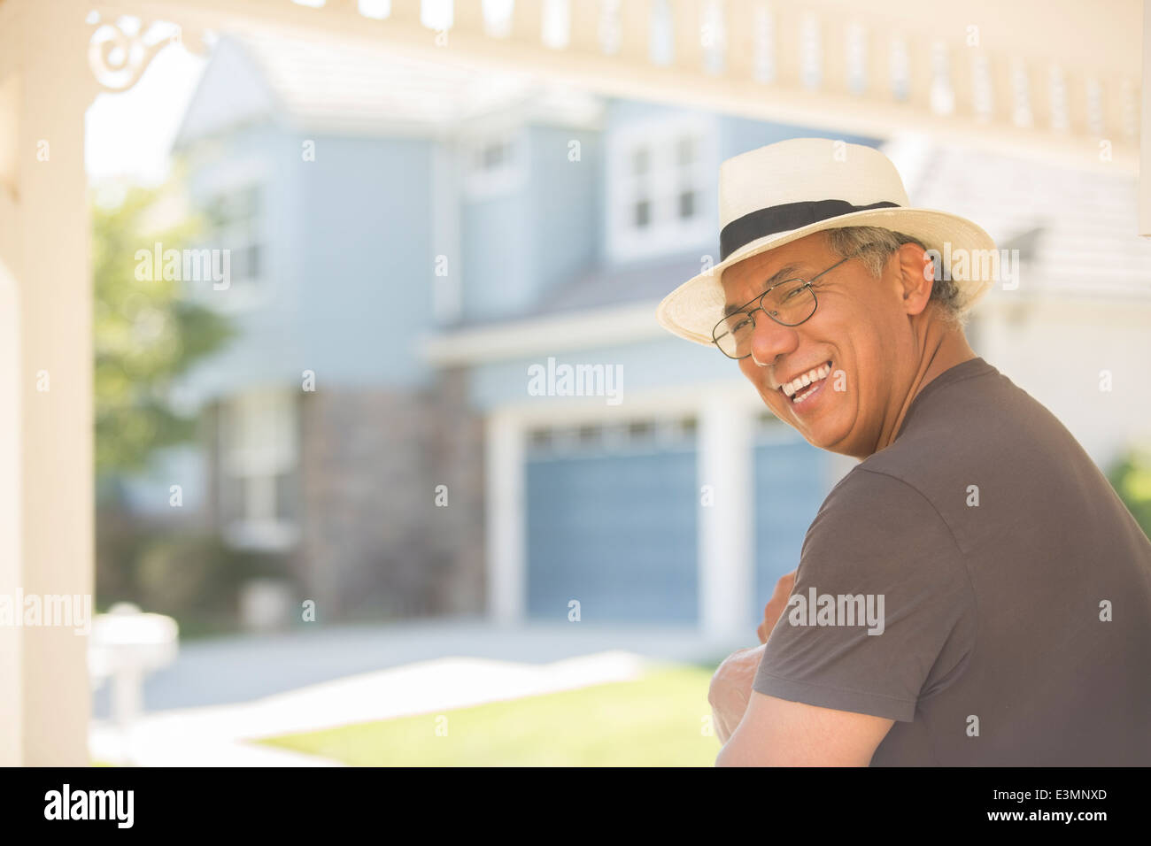 Der lachende mann -Fotos und -Bildmaterial in hoher Auflösung – Alamy
