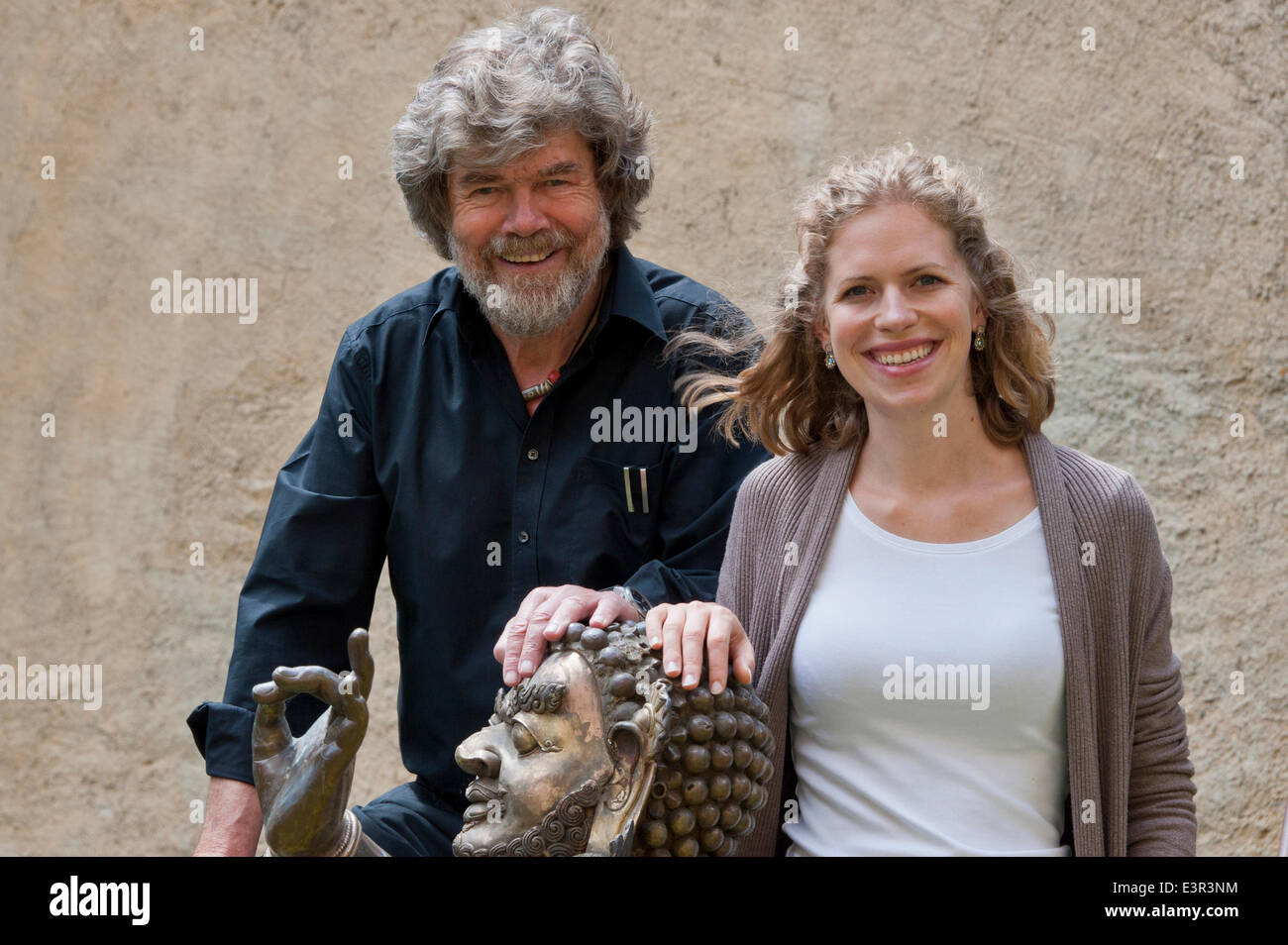 Reinhold Messner mit seiner Tochter Magdalena Schloss Juval - Italien ...