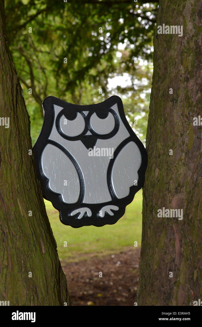 Eulen aus holz -Fotos und -Bildmaterial in hoher Auflösung – Alamy