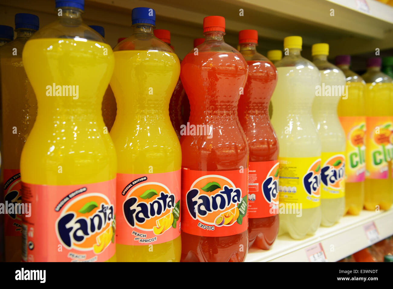 Fanta orange -Fotos und -Bildmaterial in hoher Auflösung - Seite 2 - Alamy