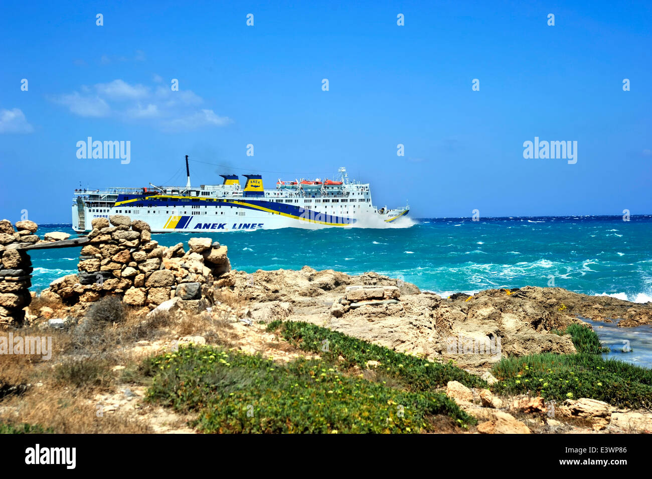 Passagierschiff in rauer See Stockfotografie - Alamy