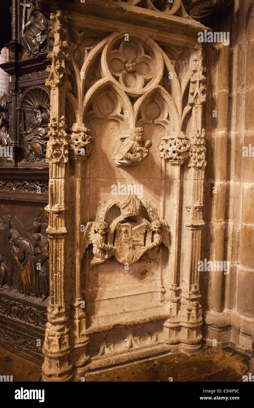 Gothic relief sculpture -Fotos und -Bildmaterial in hoher Auflösung – Alamy