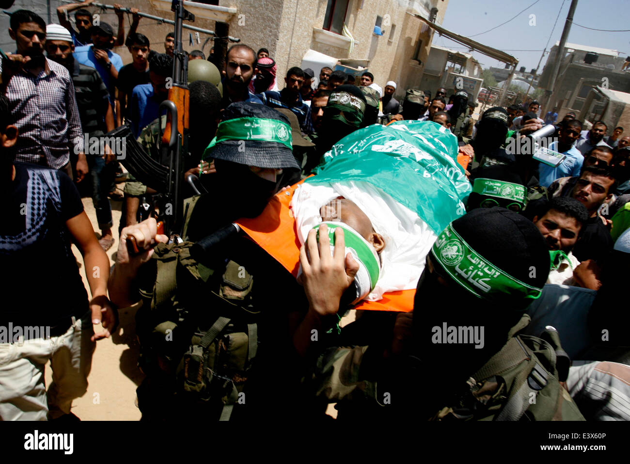 Deir El-Balah, Gazastreifen, Palästina. 30. Juni 2014. Ein Palästinenser Mitglieder der Hamas ...