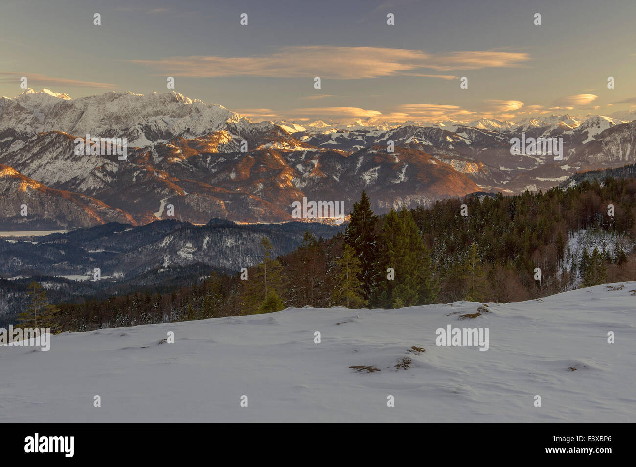 Tiroler Inntal unterhalb Kufstein, links Wilder Kaiser, richtige ...