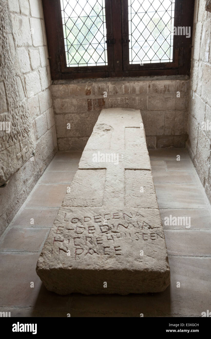 Abdeckung des sarkophags -Fotos und -Bildmaterial in hoher Auflösung – Alamy