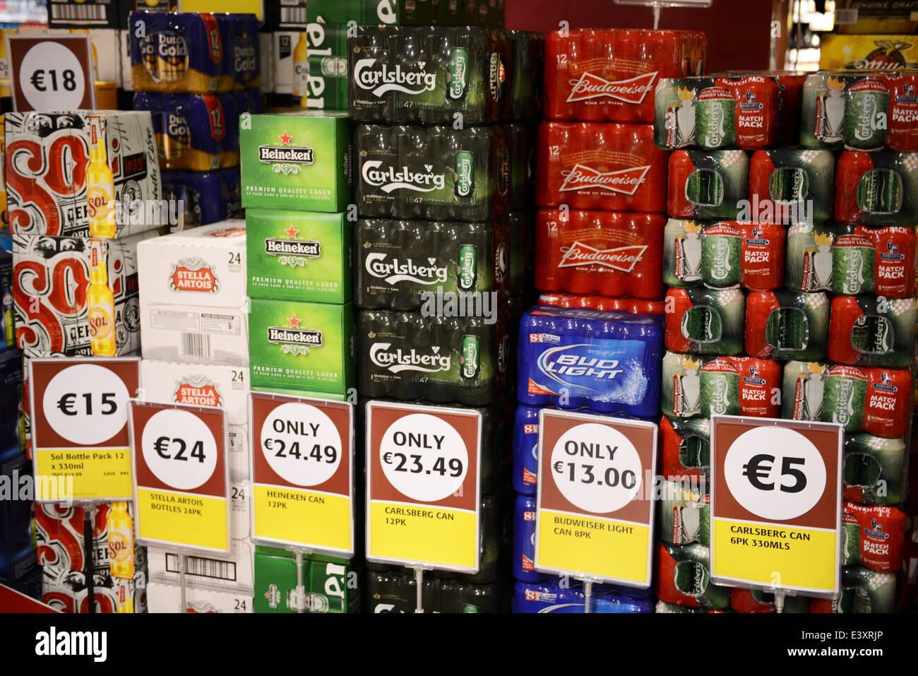 Bier in einem supermarkt -Fotos und -Bildmaterial in hoher Auflösung ...