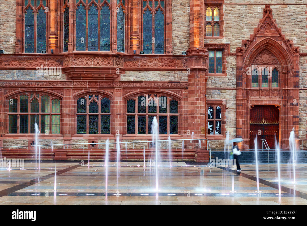 Guildhall square derry -Fotos und -Bildmaterial in hoher Auflösung – Alamy