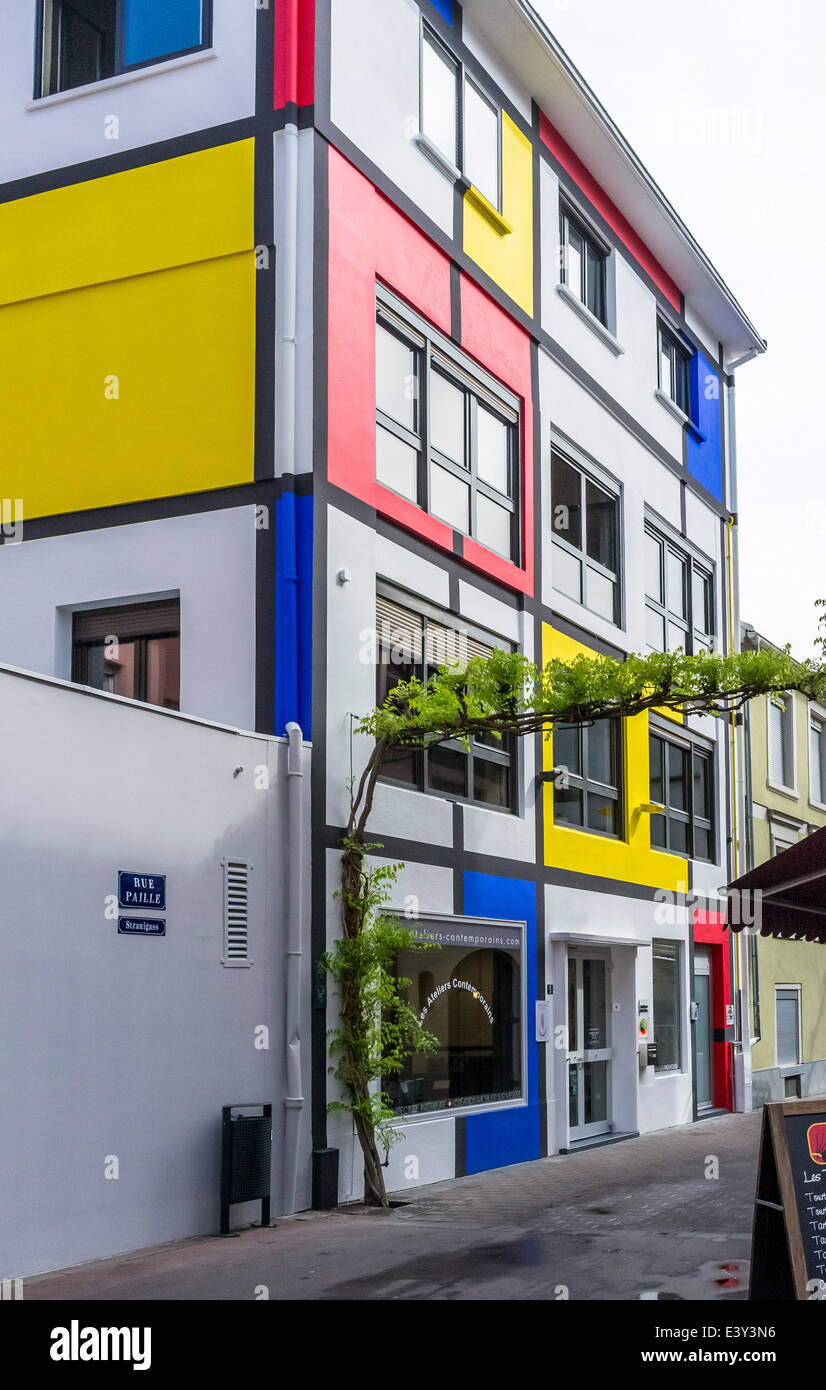 Mondrian house -Fotos und -Bildmaterial in hoher Auflösung – Alamy