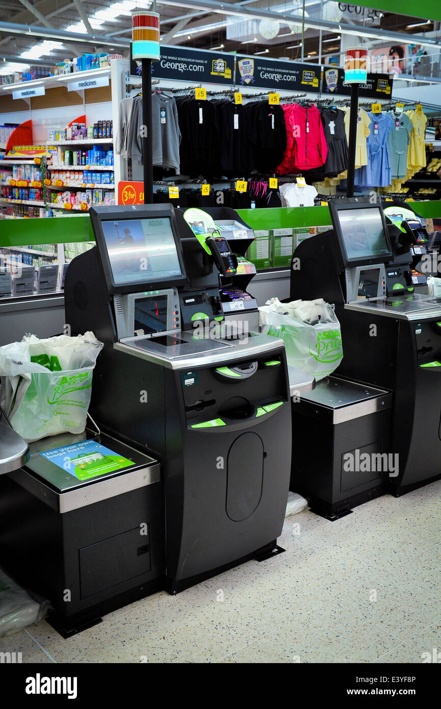 Self Checkout Stockfotos & Self Checkout Bilder - Alamy