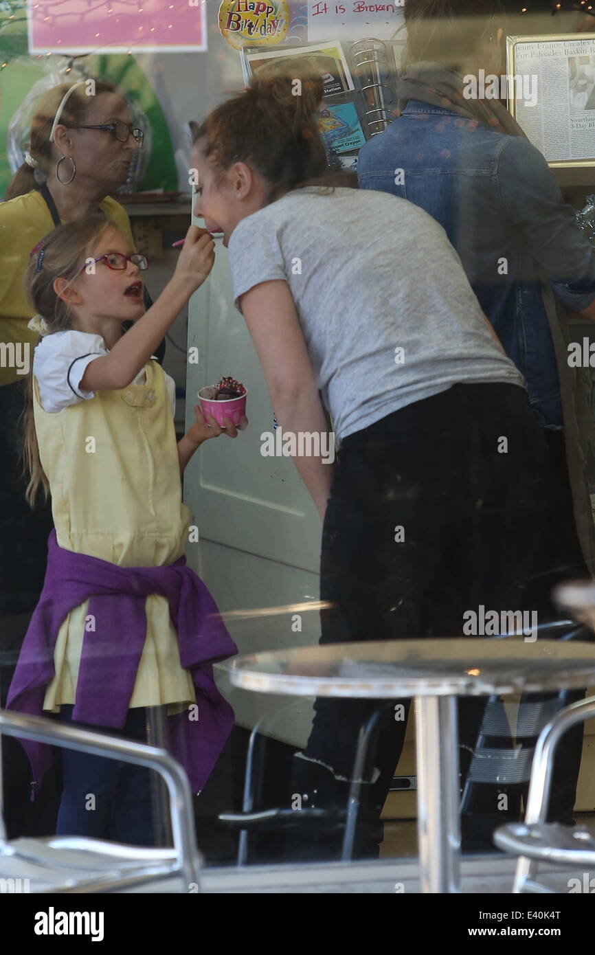 Jennifer Garner mit ihren Kindern für Eis Pacific Palisades mit ...