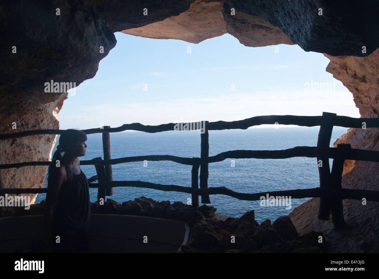 Menorca cova xoroi -Fotos und -Bildmaterial in hoher Auflösung – Alamy