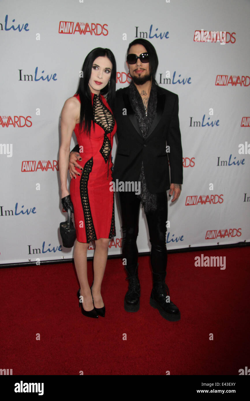 Dave navarro and aiden ashley -Fotos und -Bildmaterial in hoher ...