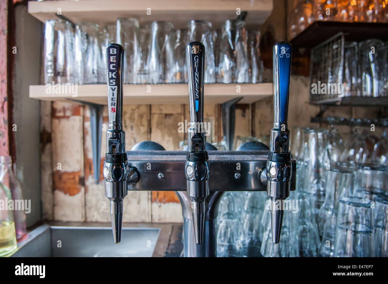 Guinness bar pump for sale -Fotos und -Bildmaterial in hoher Auflösung ...