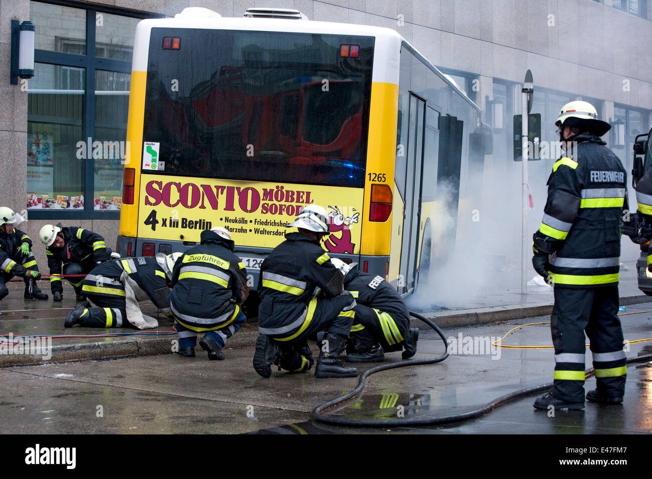Bvg bus -Fotos und -Bildmaterial in hoher Auflösung - Seite 2 - Alamy