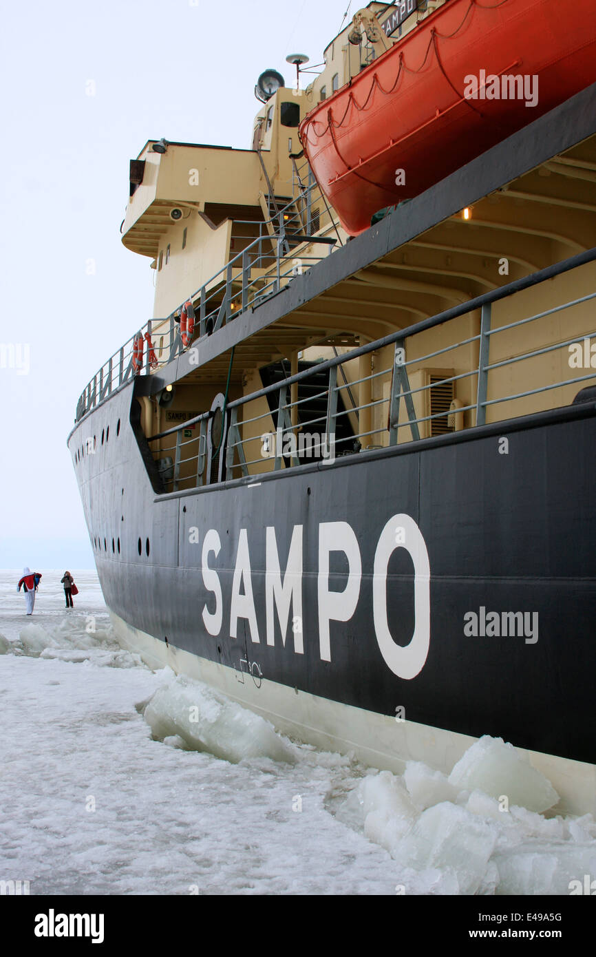 Der Eisbrecher Sampo Boot in das Eis in den Bottnischen Meerbusen ...