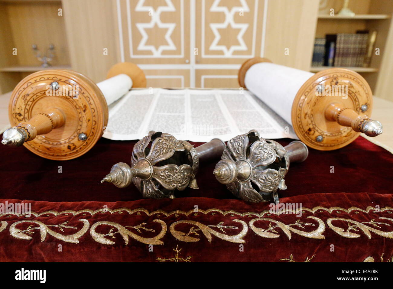 Thora scroll -Fotos und -Bildmaterial in hoher Auflösung – Alamy