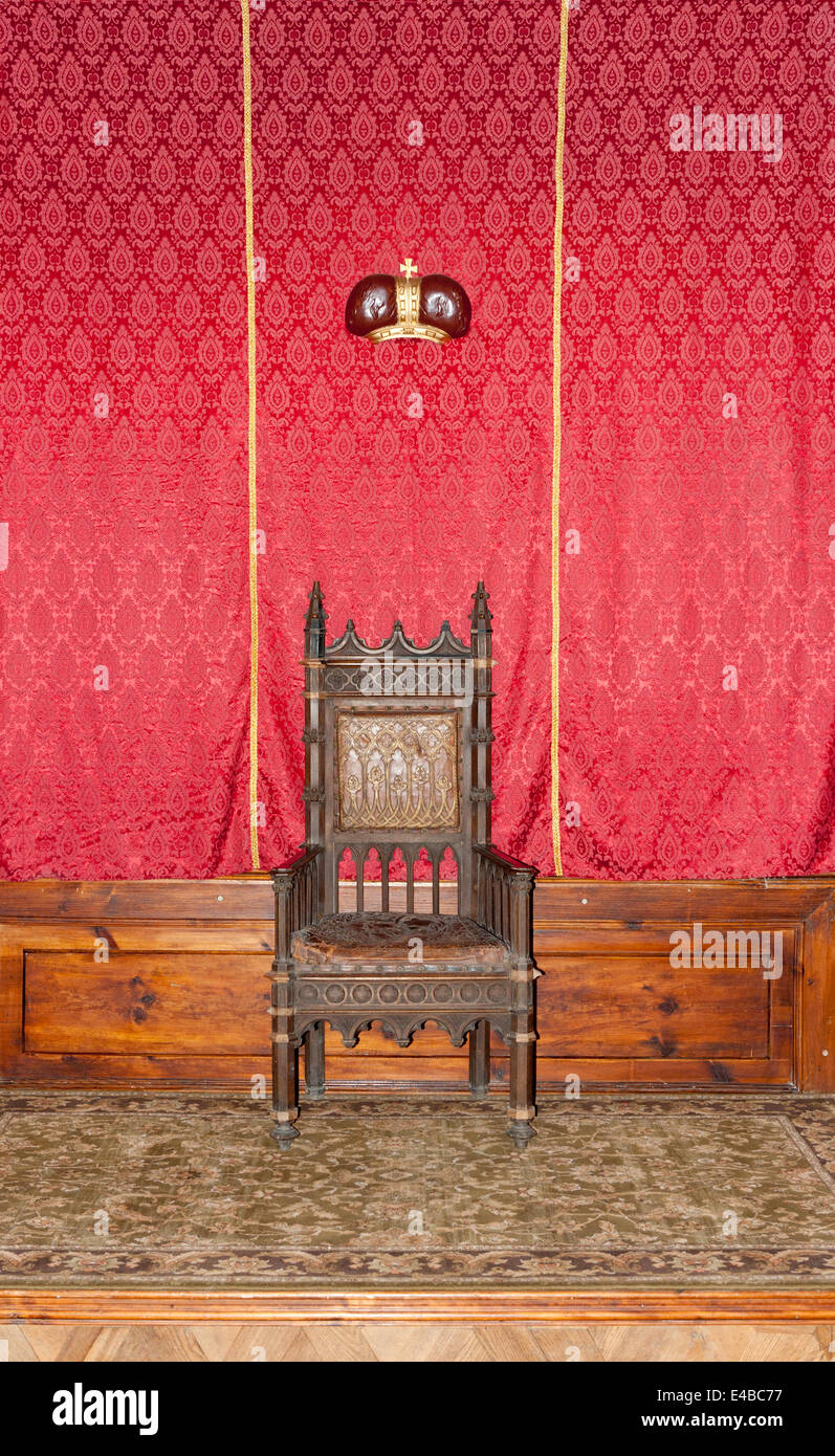 Reich verzierter thron -Fotos und -Bildmaterial in hoher Auflösung – Alamy