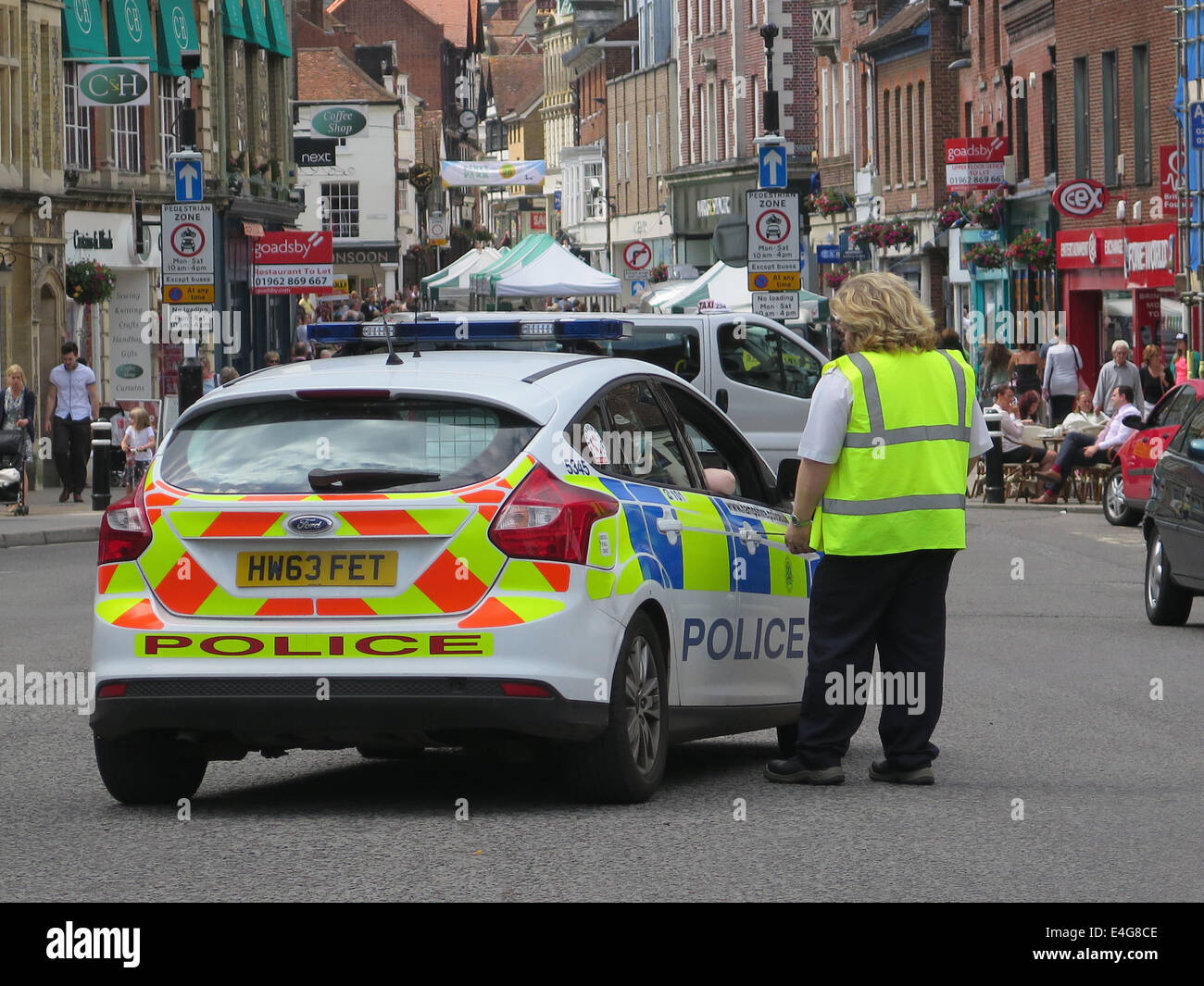 Uk police patrol vehicle -Fotos und -Bildmaterial in hoher Auflösung ...