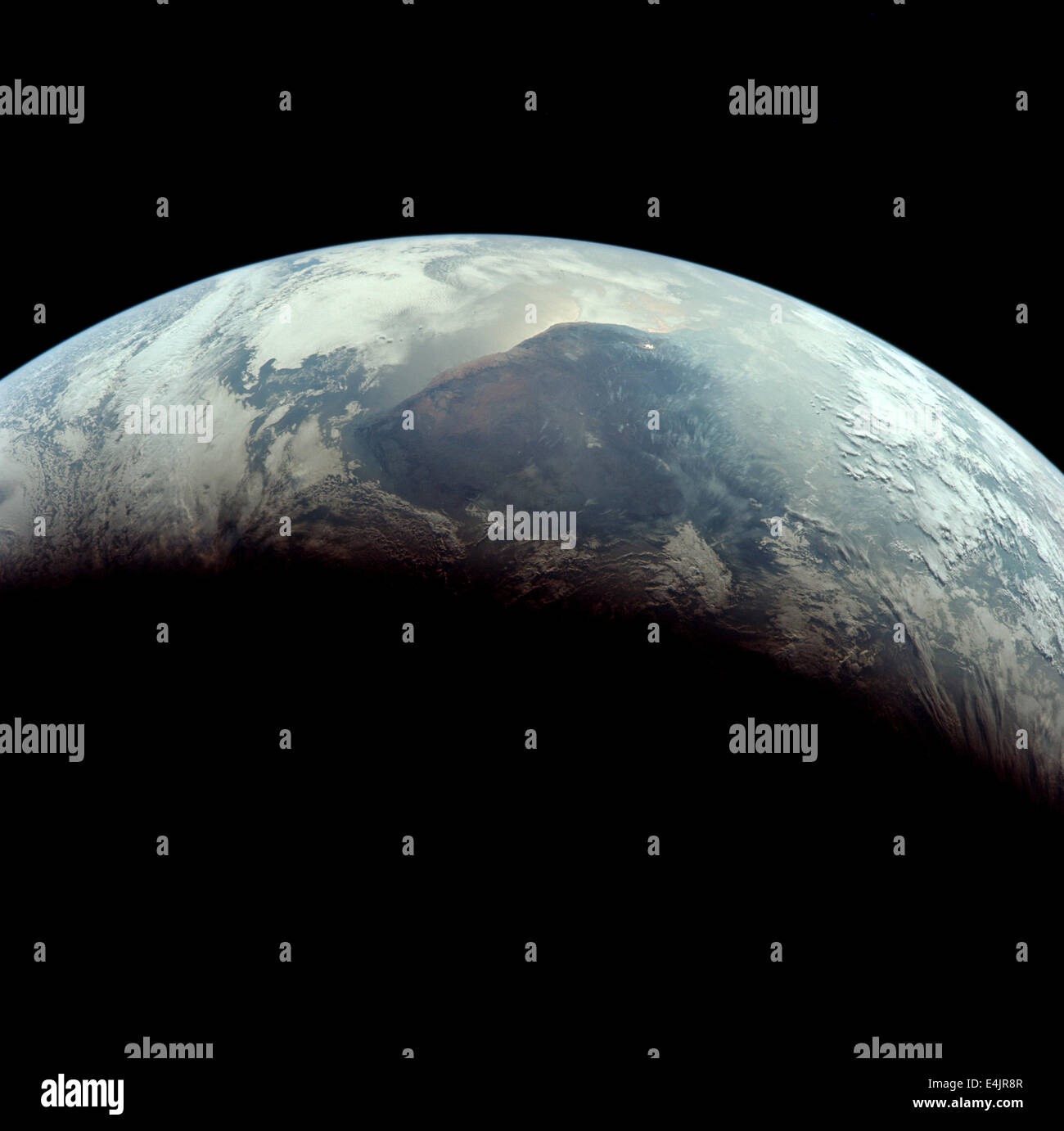 Erde erde -Fotos und -Bildmaterial in hoher Auflösung – Alamy