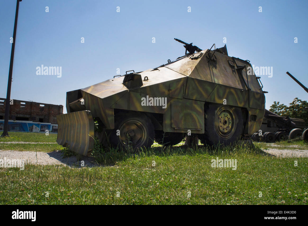 Gepanzerter Traktor Stockfotos und -bilder Kaufen - Alamy