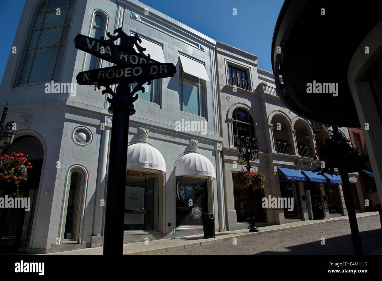 Shop n drive -Fotos und -Bildmaterial in hoher Auflösung – Alamy
