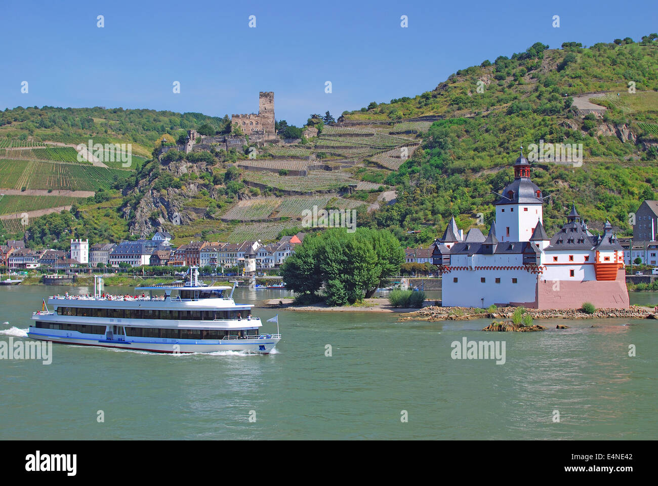 Schloss rhein rhein deutschland -Fotos und -Bildmaterial in hoher ...