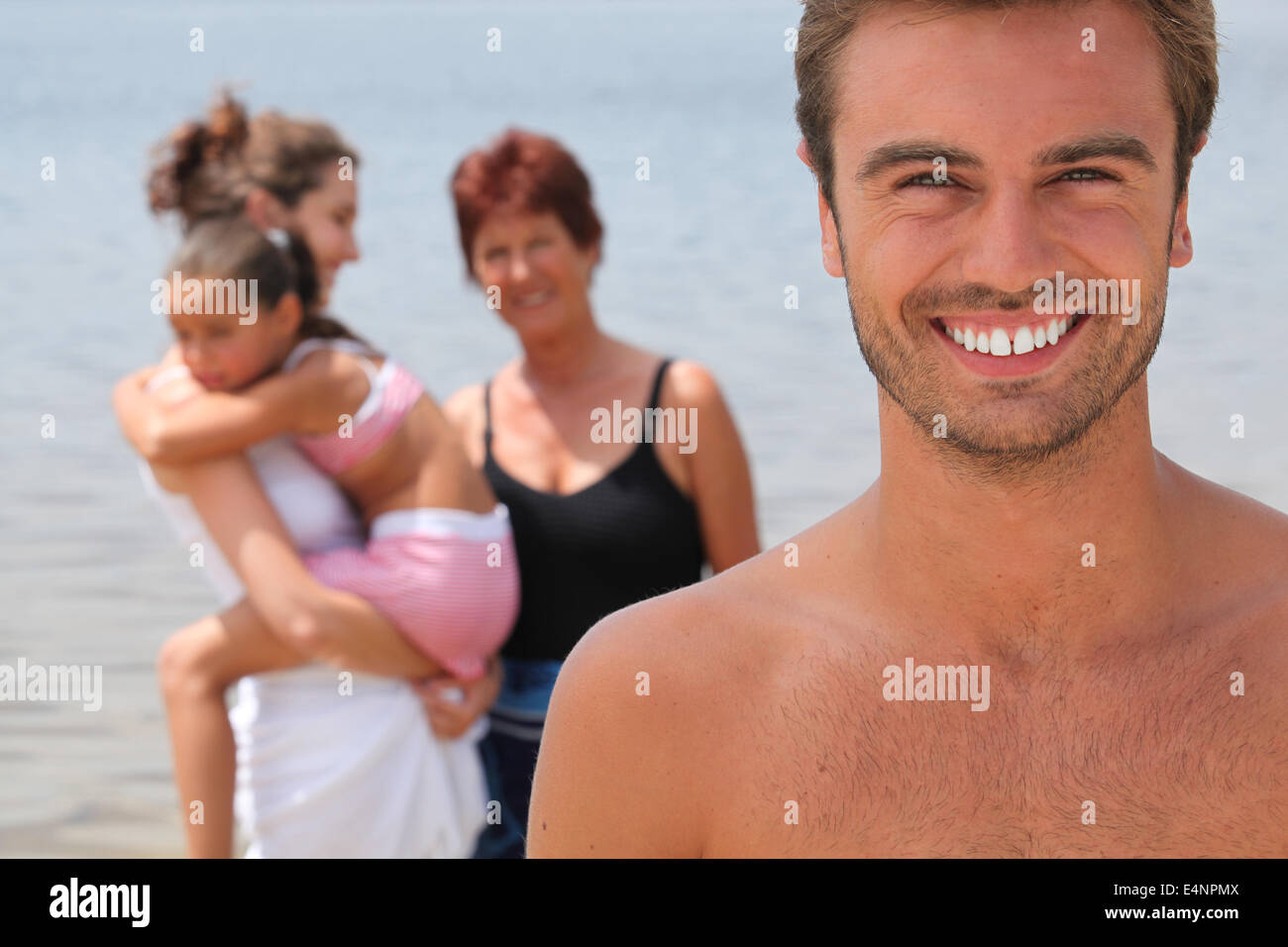 Frauen Entspannen Am Strand Stockfotos Und Bilder Kaufen Alamy