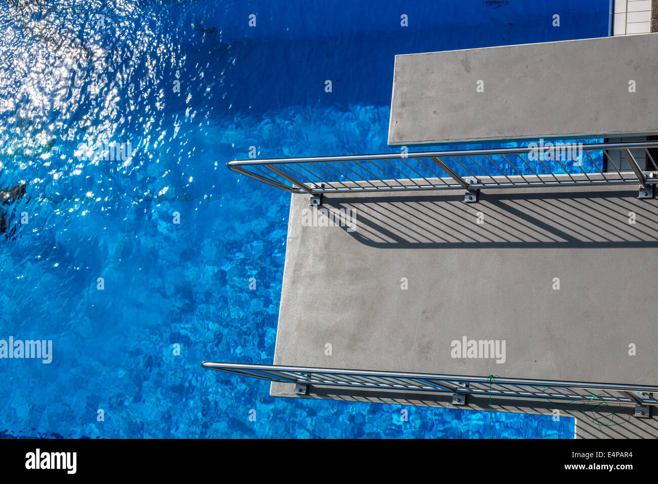 Sprungbrett, Sprungturm, 5-Meter-Sprungbrett, ein Schwimmbad ...