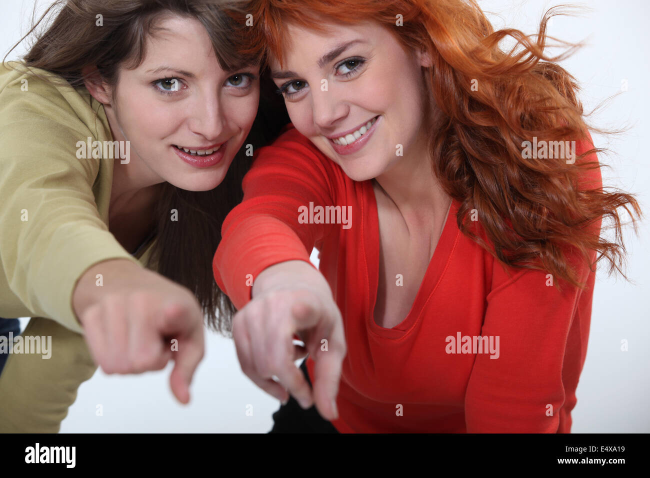 Nach vorne zeigend -Fotos und -Bildmaterial in hoher Auflösung – Alamy