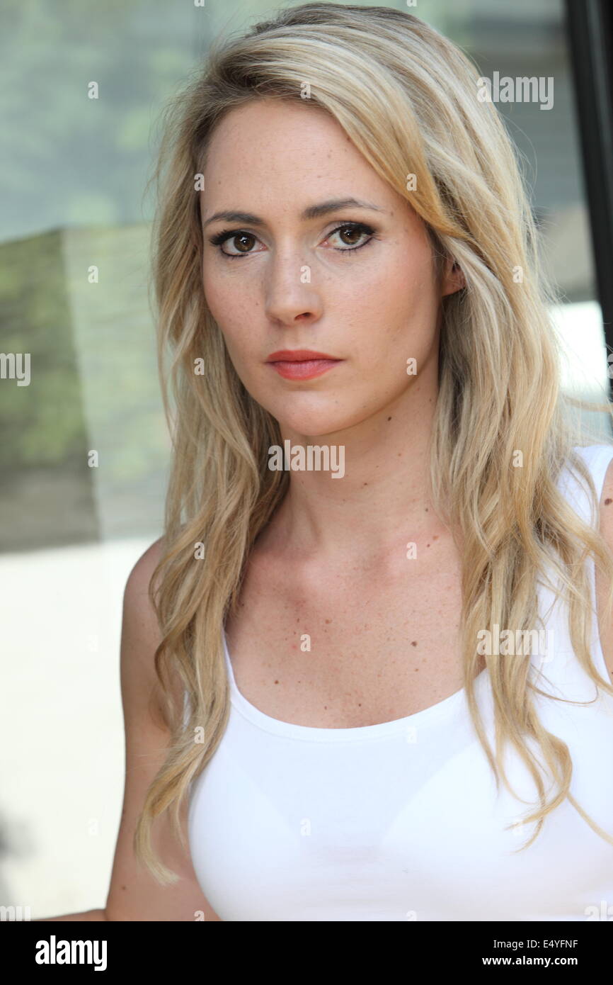 Unimpressed Woman Stockfotos und -bilder Kaufen - Alamy