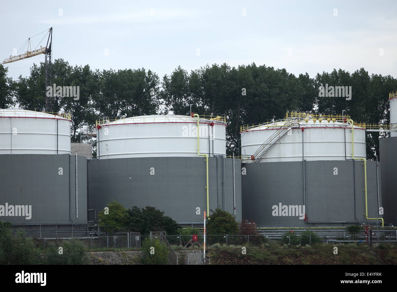 Industrielle lagertanks -Fotos und -Bildmaterial in hoher Auflösung – Alamy