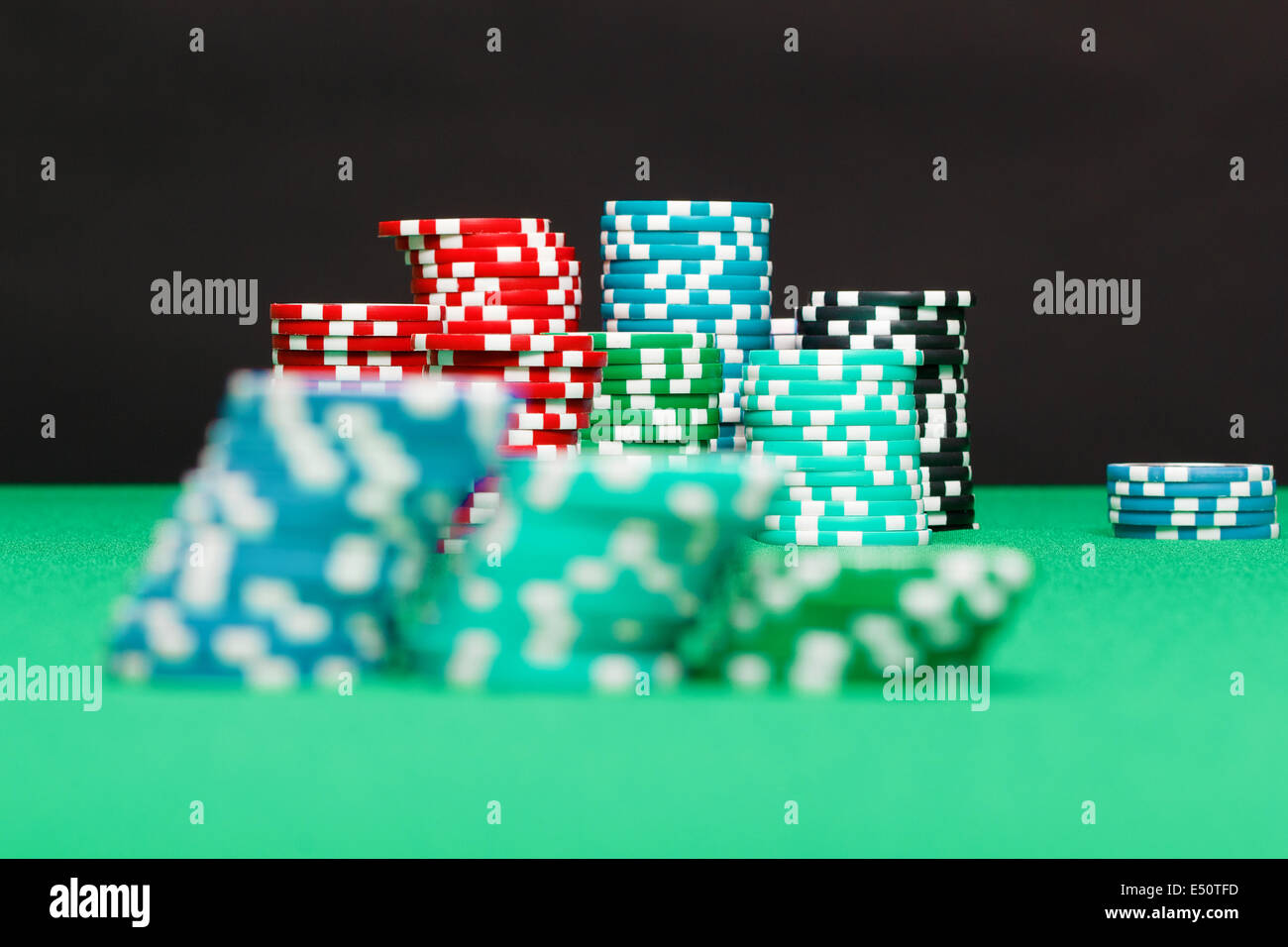 Stapel von pokerchips -Fotos und -Bildmaterial in hoher Auflösung – Alamy