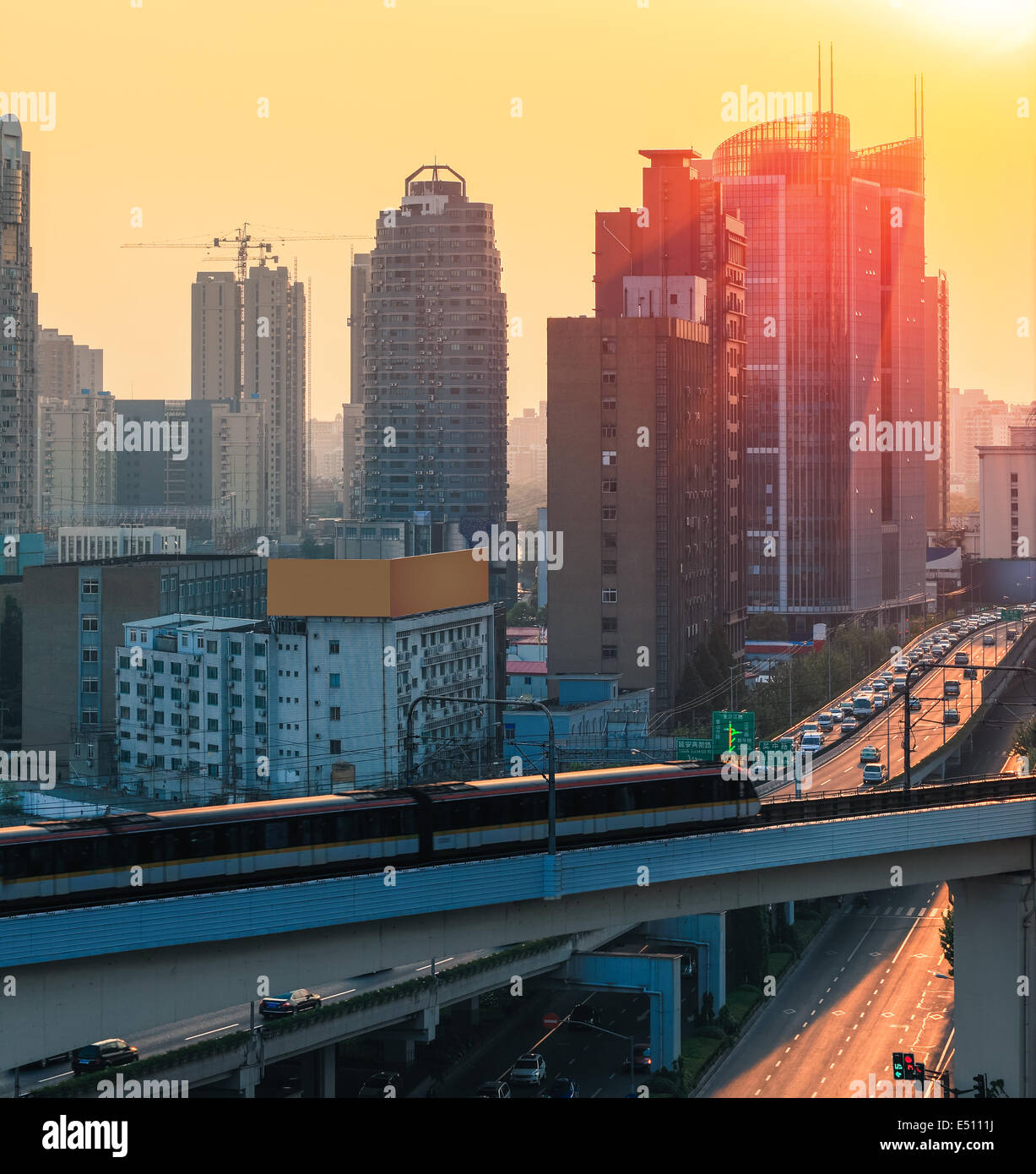 U bahn der stadt -Fotos und -Bildmaterial in hoher Auflösung – Alamy