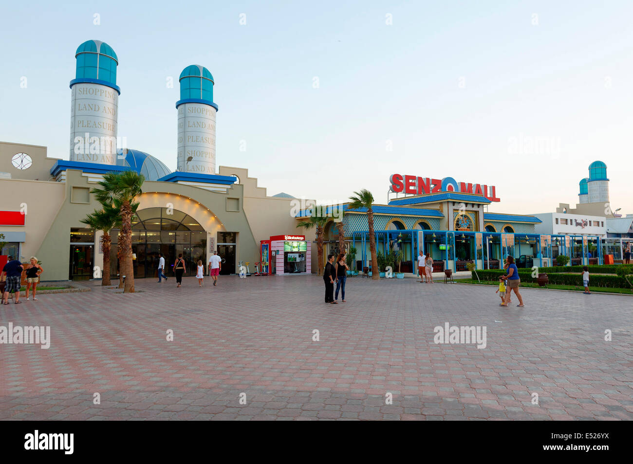 Hurghada Shop Shopping Stockfotos und -bilder Kaufen - Alamy