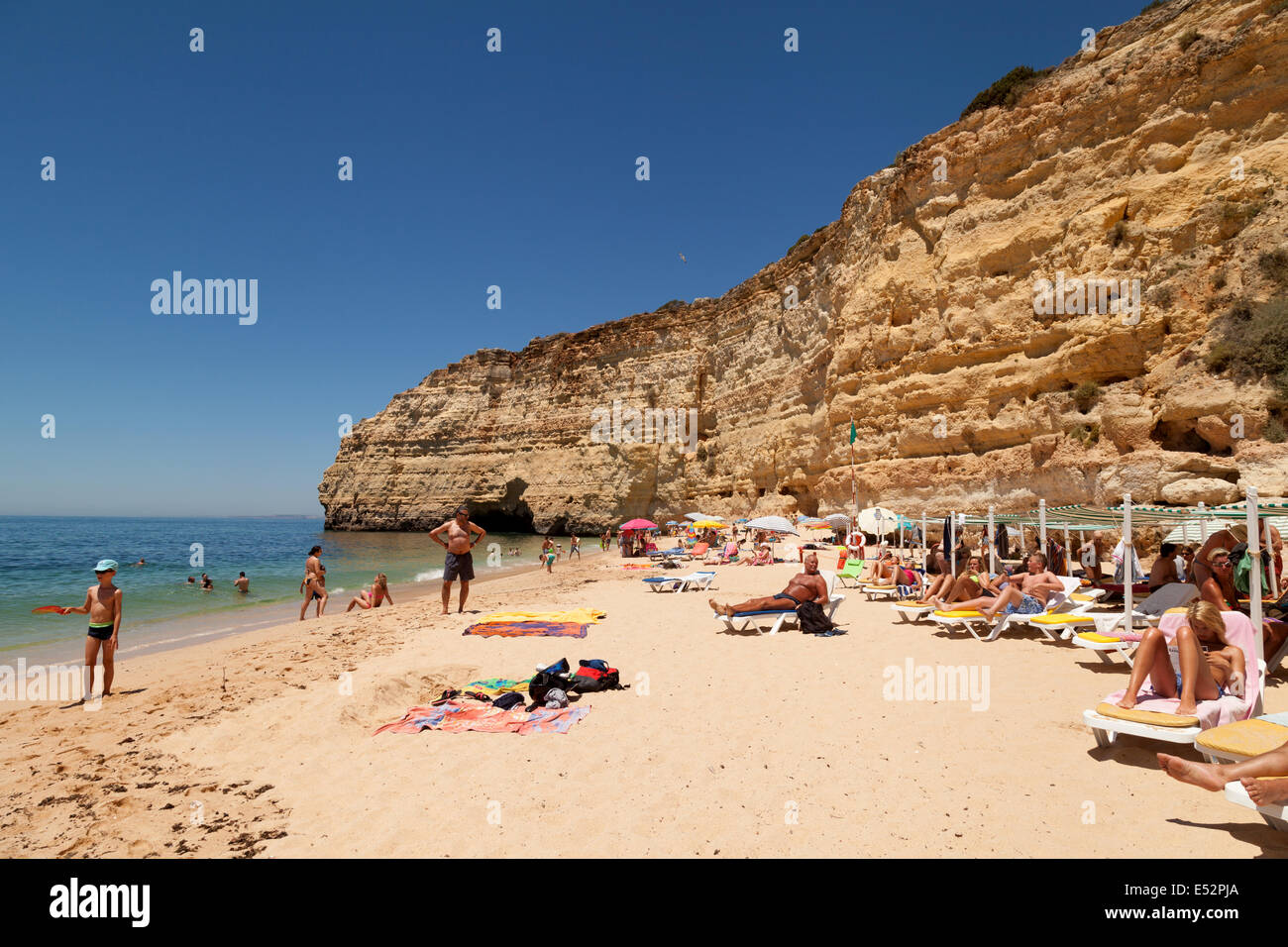 Praia vale centeanes -Fotos und -Bildmaterial in hoher Auflösung – Alamy