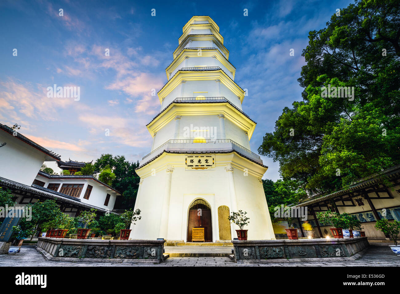 Fuzhou, Fujian, China der weißen Pagode Stockfotografie - Alamy