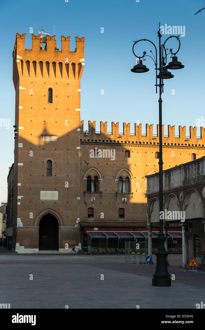 Ferrara town hall -Fotos und -Bildmaterial in hoher Auflösung – Alamy