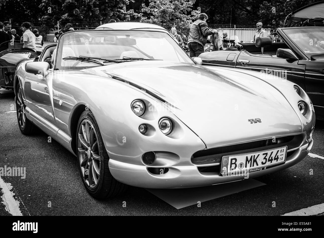 Ein Zweisitzer-Cabrio-Sportwagen TVR Chimaera. Schwarz und weiß. 27 ...