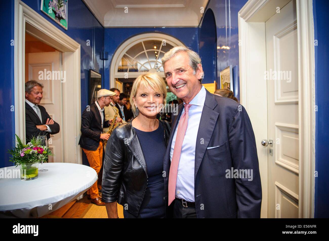 Promi dinner cocktailparty -Fotos und -Bildmaterial in hoher Auflösung – Alamy