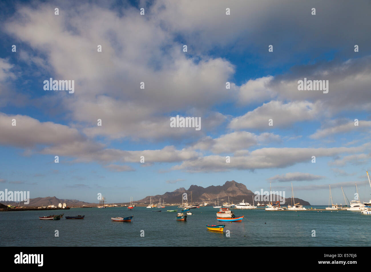 Harbour of mindelo -Fotos und -Bildmaterial in hoher Auflösung – Alamy