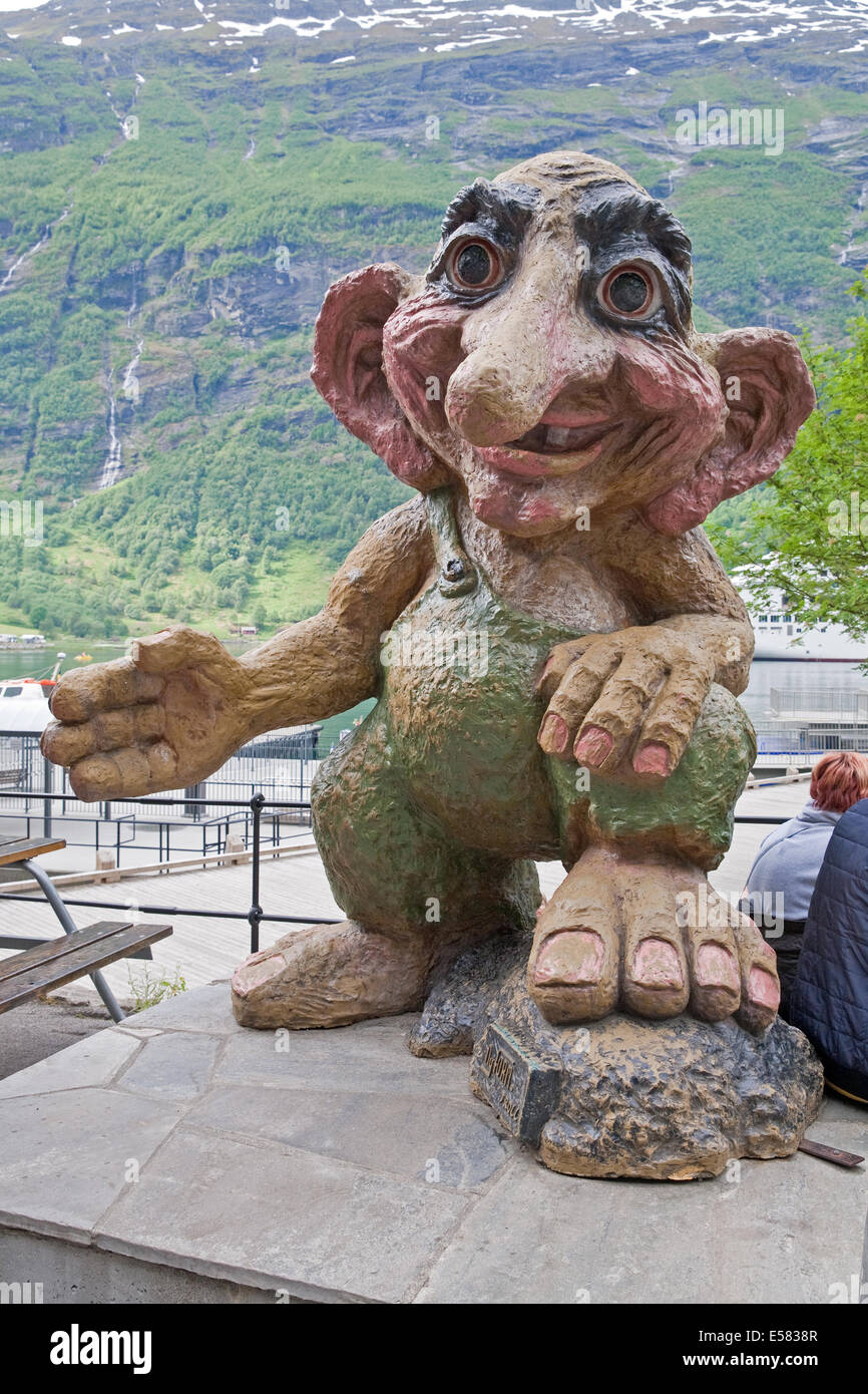 Troll Statue in Geriranger Norwegen, die bei Touristen sehr beliebt ist ...