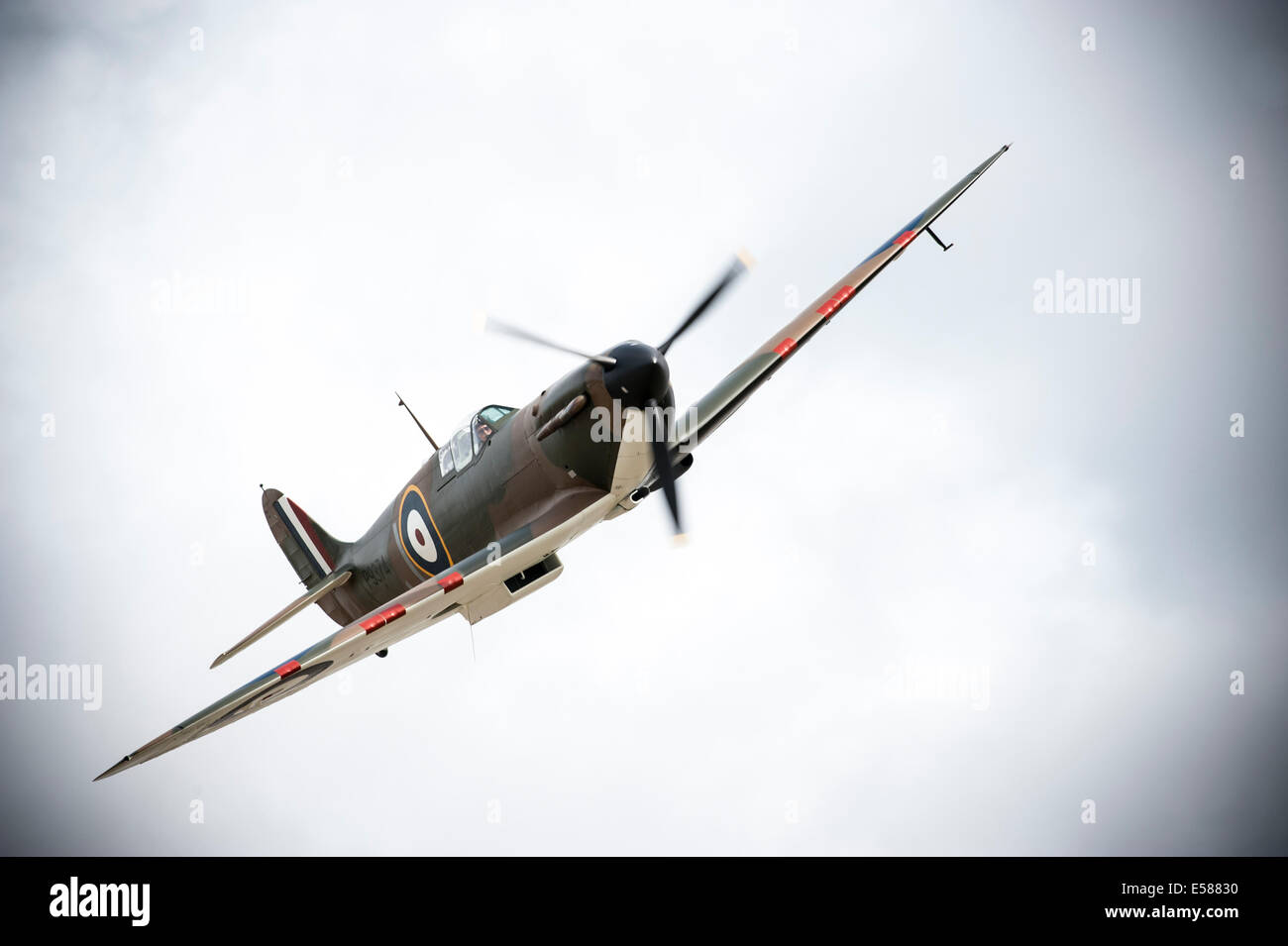 Mk1 Supermarine Spitfire P9374 fliegen wieder restauriert. Die Spitfire ...
