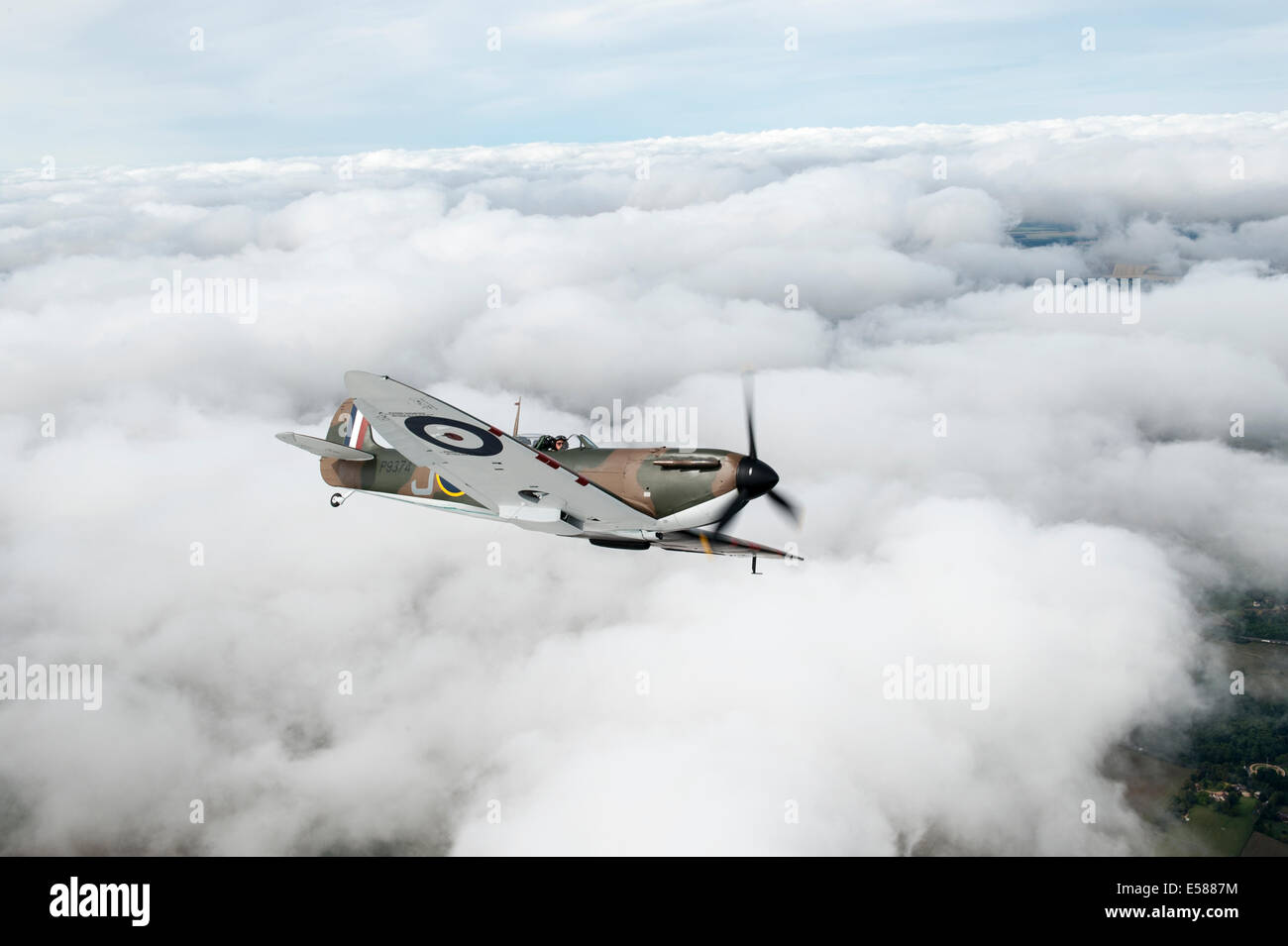 Mk1 Supermarine Spitfire P9374 fliegen wieder restauriert. Die Spitfire ...