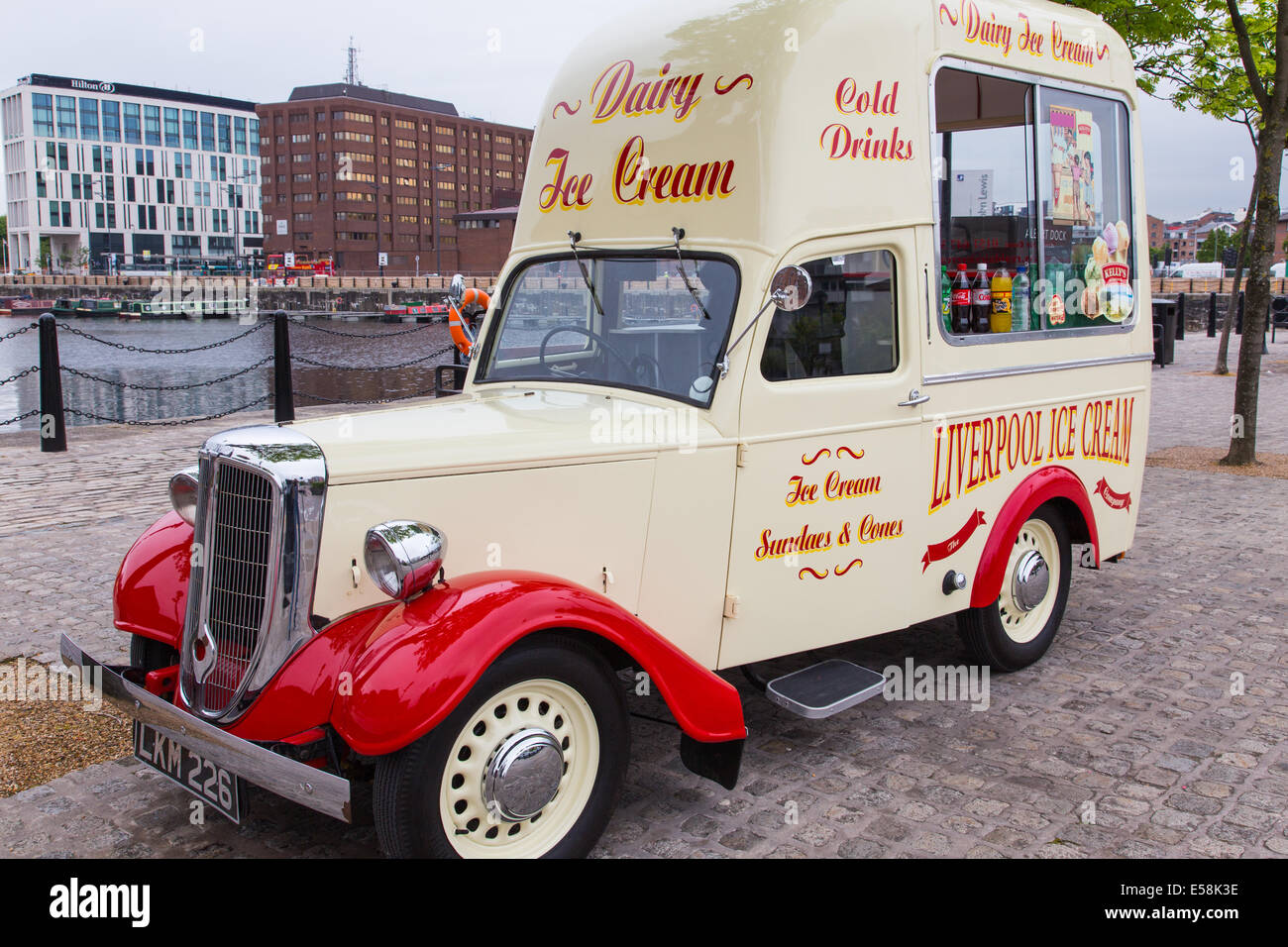 Vintage ice cream vendor -Fotos und -Bildmaterial in hoher Auflösung ...