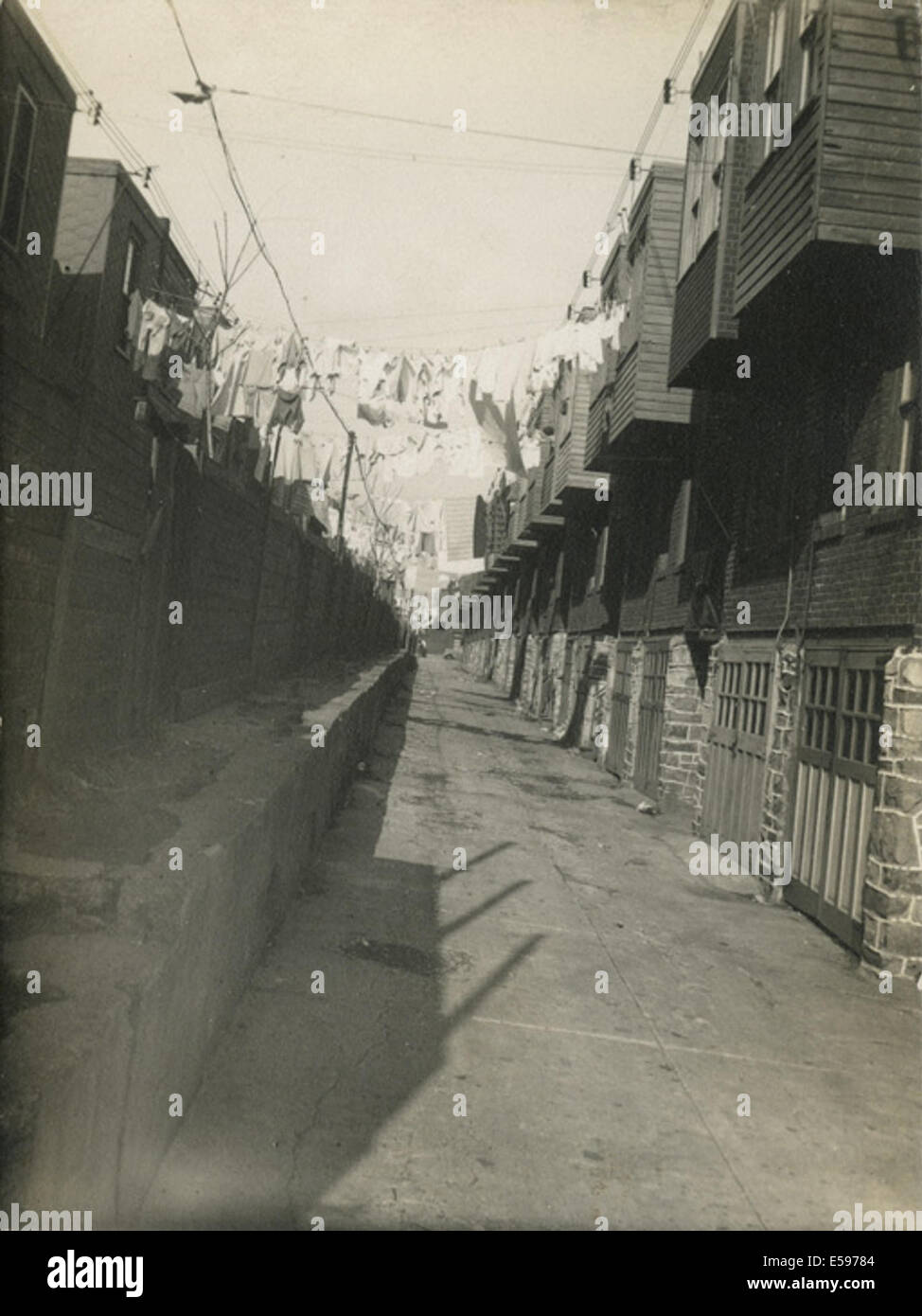 Eine fotografische Postkarte von John Frank Keith mit einem ...