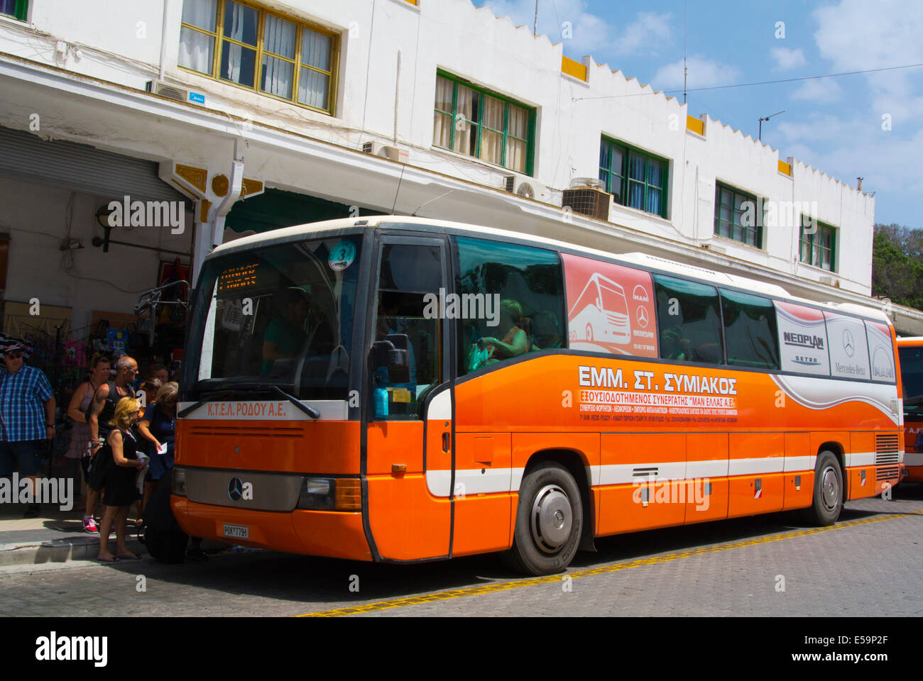 Greek Bus Stop Stockfotos und -bilder Kaufen - Alamy