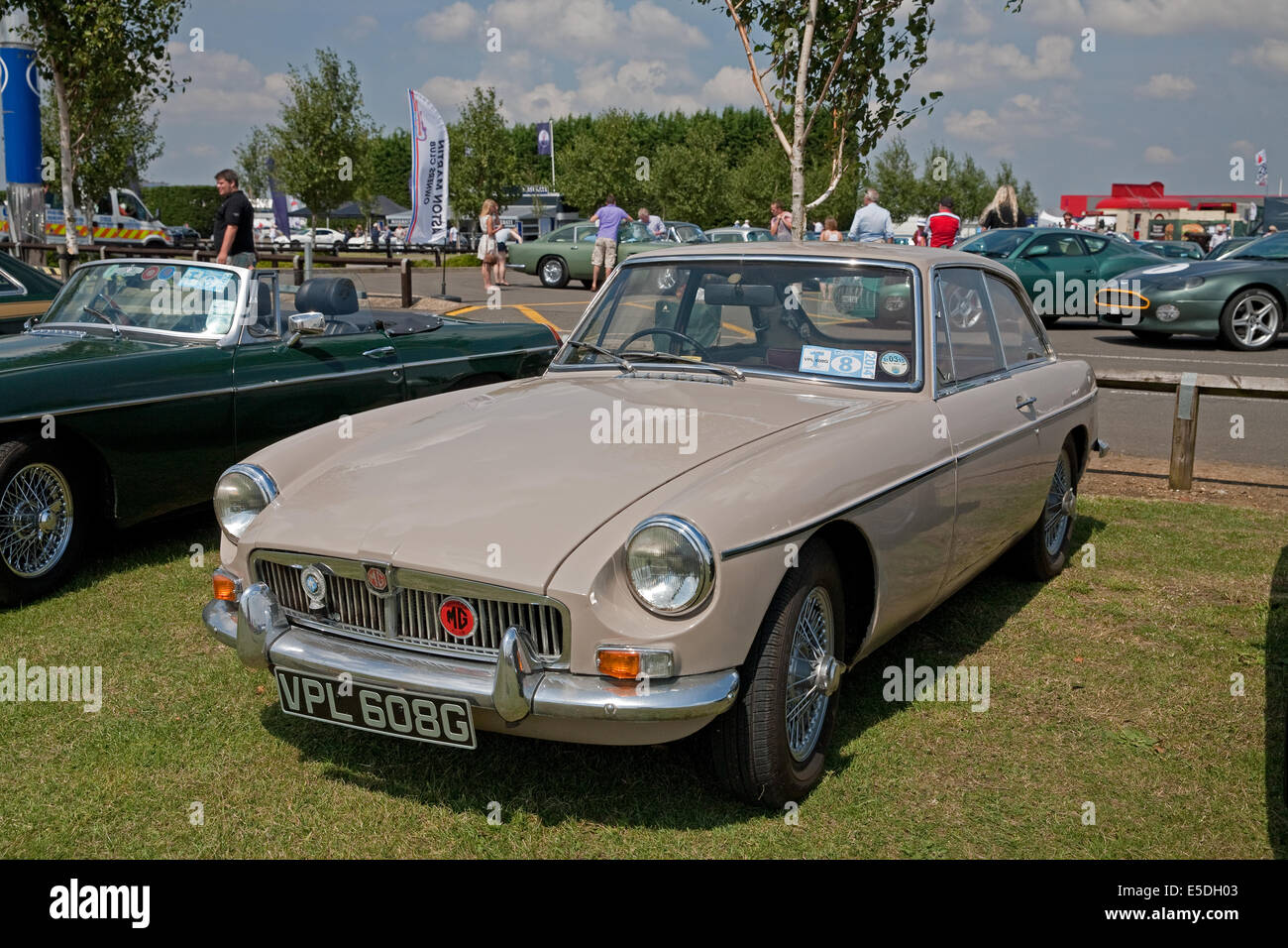 Mg rover car convertible -Fotos und -Bildmaterial in hoher Auflösung ...