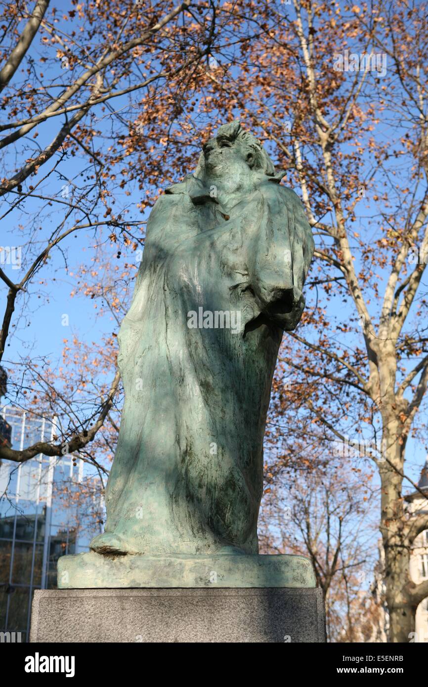 Frankreich, paris 6e, montparnasse, Boulevard raspail, Statue de Rodin ...