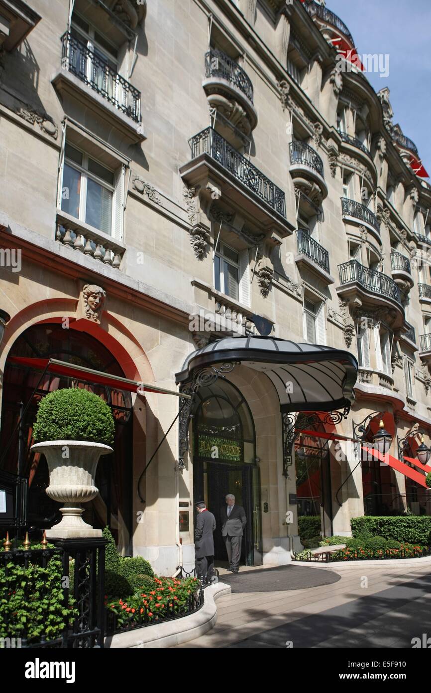 Plaza athenee paris -Fotos und -Bildmaterial in hoher Auflösung - Seite 2 - Alamy